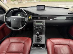 Black Volvo V70 2008 in Taurage, with an engine capacity of 2.40 L and mileage of 287 thousand km for 3700 €, photo 10 on AUTOMOTO.COM.LV