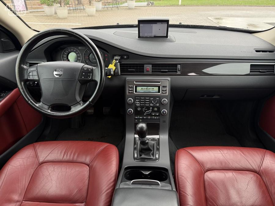 Black Volvo V70 2008 in Taurage, with an engine capacity of 2.40 L and mileage of 287 thousand km for 3700 €, photo 10 on AUTOMOTO.COM.LV