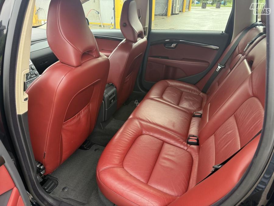 Black Volvo V70 2008 in Taurage, with an engine capacity of 2.40 L and mileage of 287 thousand km for 3700 €, photo 13 on AUTOMOTO.COM.LV