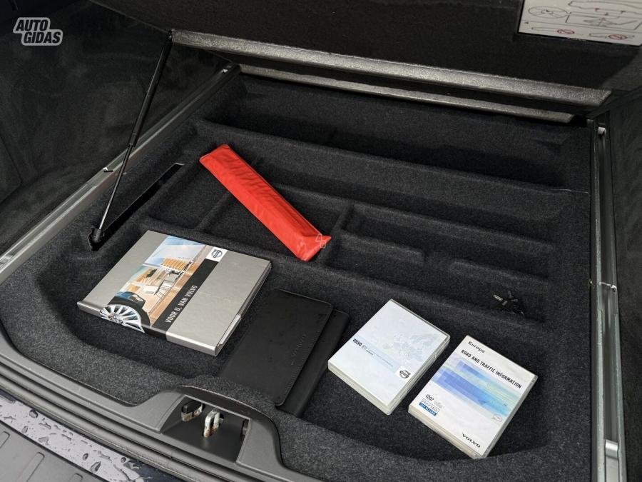 Black Volvo V70 2008 in Taurage, with an engine capacity of 2.40 L and mileage of 287 thousand km for 3700 €, photo 22 on AUTOMOTO.COM.LV