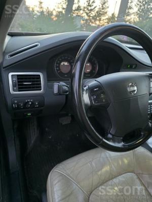 Black Volvo V70 2008 in Madona, with an engine capacity of 2.40 L and mileage of 343 thousand km for 2150 €, photo 5 on AUTOMOTO.COM.LV
