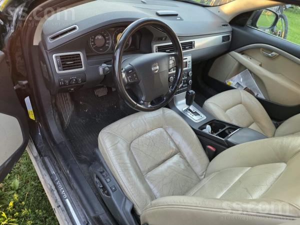 Black Volvo V70 2008 in Madona, with an engine capacity of 2.40 L and mileage of 343 thousand km for 2150 €, photo 3 on AUTOMOTO.COM.LV