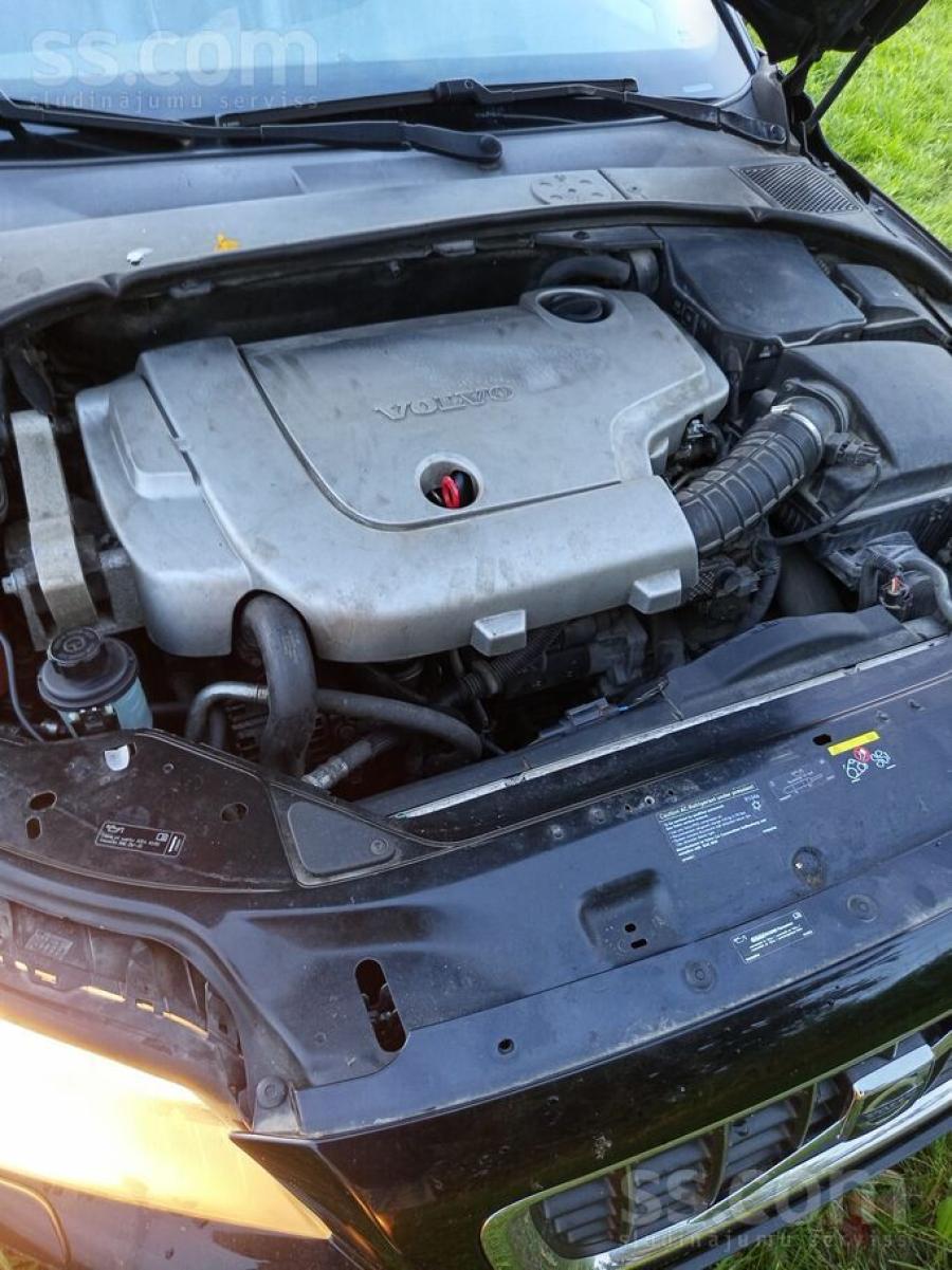 Melns Volvo V70 2008 Preiļi, ar dzinēja tilpumu 2.40 L un nobraukumu 299 tūkst. km par 3500 €, foto 9 vietnē AUTOMOTO.COM.LV