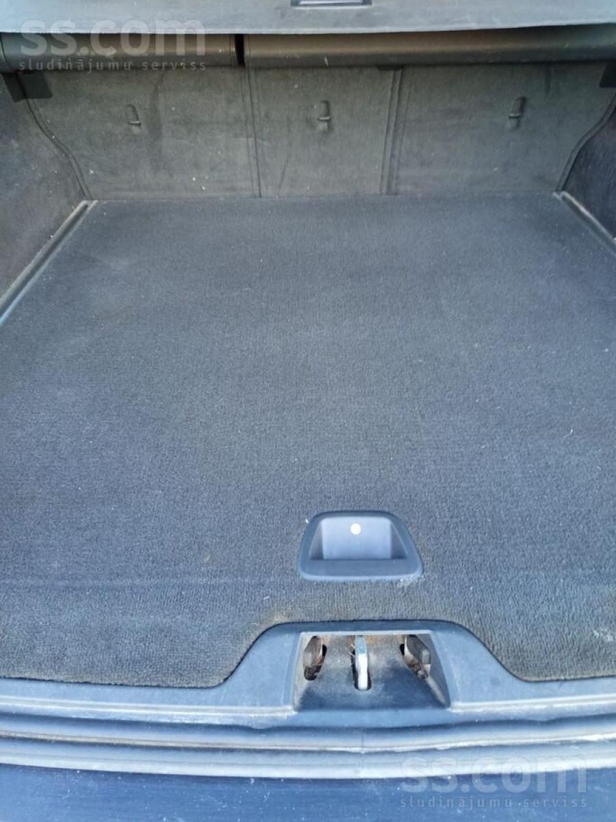 Melns Volvo V70 2008 Preiļi, ar dzinēja tilpumu 2.40 L un nobraukumu 299 tūkst. km par 3500 €, foto 12 vietnē AUTOMOTO.COM.LV