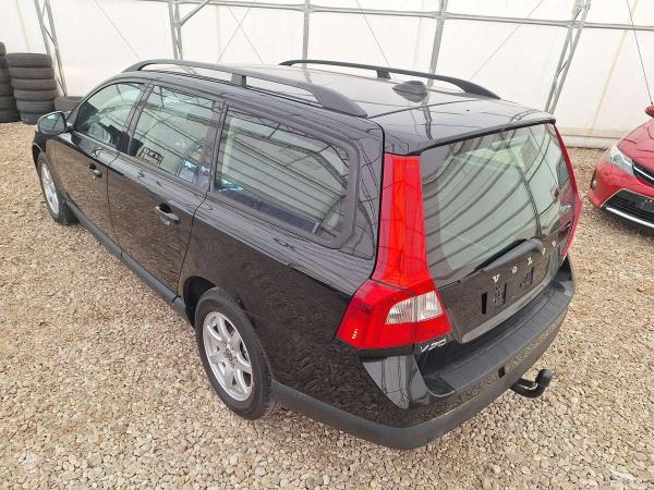 Volvo V70 2008 in Marijampole on AUTOMOTO.COM.LV Black Volvo V70 2008 in Marijampole, with an engine capacity of 2.40 L and mileage of 311 thousand km for 2550 €, photo 4 on AUTOMOTO.COM.LV