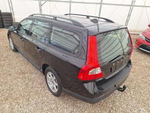 Black Volvo V70 2008 in Marijampole, with an engine capacity of 2.40 L and mileage of 311 thousand km for 2550 €, photo 4 on AUTOMOTO.COM.LV