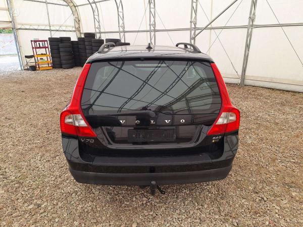 Volvo V70 2008 in Marijampole on AUTOMOTO.COM.LV Black Volvo V70 2008 in Marijampole, with an engine capacity of 2.40 L and mileage of 311 thousand km for 2550 €, photo 5 on AUTOMOTO.COM.LV