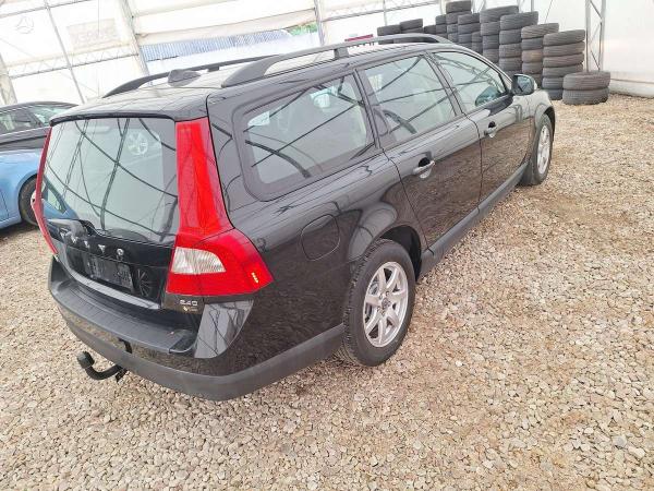 Volvo V70 2008 in Marijampole on AUTOMOTO.COM.LV Black Volvo V70 2008 in Marijampole, with an engine capacity of 2.40 L and mileage of 311 thousand km for 2550 €, photo 6 on AUTOMOTO.COM.LV