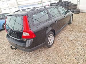 Black Volvo V70 2008 in Marijampole, with an engine capacity of 2.40 L and mileage of 311 thousand km for 2550 €, photo 6 on AUTOMOTO.COM.LV