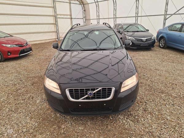 Volvo V70 2008 in Marijampole on AUTOMOTO.COM.LV Black Volvo V70 2008 in Marijampole, with an engine capacity of 2.40 L and mileage of 311 thousand km for 2550 €, photo 9 on AUTOMOTO.COM.LV