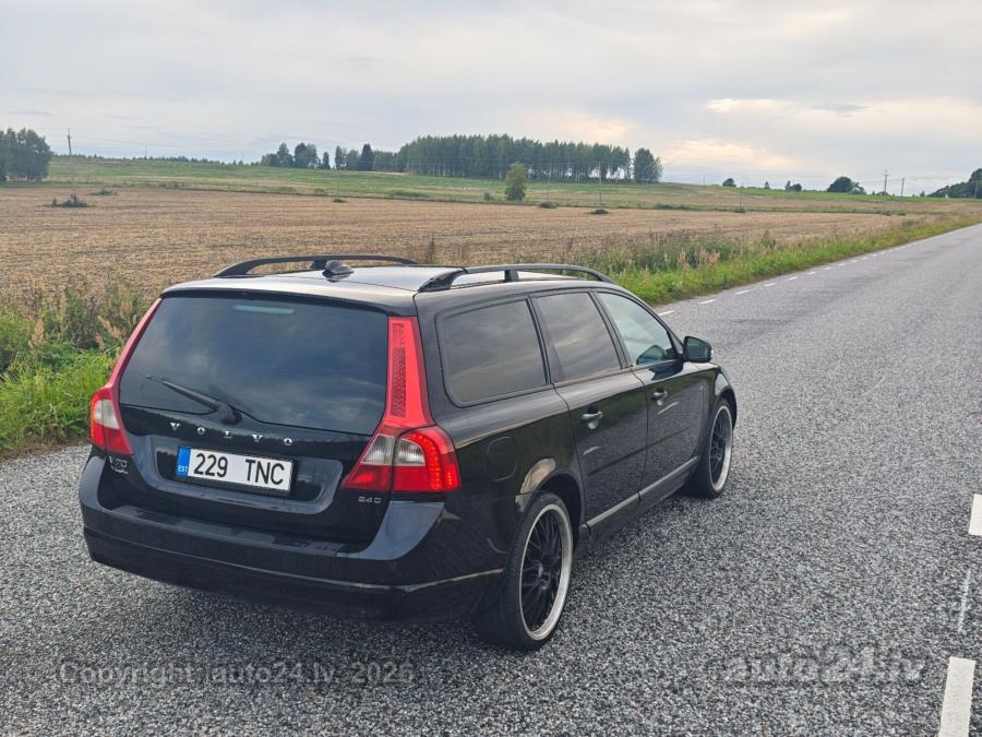 Черный Вольво В70 2008 в Йыгева, объемом двигателя 2.40 л и пробегом 410 тыс. км за 3999 €, фото 6 на AUTOMOTO.COM.LV
