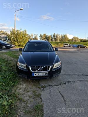 Melns Volvo V70 2008 Rīga, ar dzinēja tilpumu 2.40 L un nobraukumu 309 tūkst. km par 3500 €, foto 8 vietnē AUTOMOTO.COM.LV