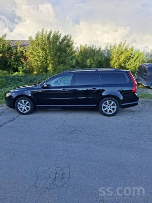 Melns Volvo V70 2008 Rīga, ar dzinēja tilpumu 2.40 L un nobraukumu 309 tūkst. km par 3500 €, foto 9 vietnē AUTOMOTO.COM.LV