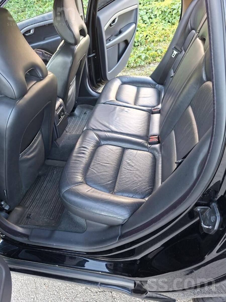 Melns Volvo V70 2008 Rīga, ar dzinēja tilpumu 2.40 L un nobraukumu 309 tūkst. km par 3500 €, foto 4 vietnē AUTOMOTO.COM.LV