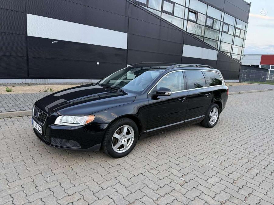 Melns Volvo V70 2008 Kupiškis, ar dzinēja tilpumu 2.40 L un nobraukumu 368 tūkst. km par 4500 €, foto 1 vietnē AUTOMOTO.COM.LV