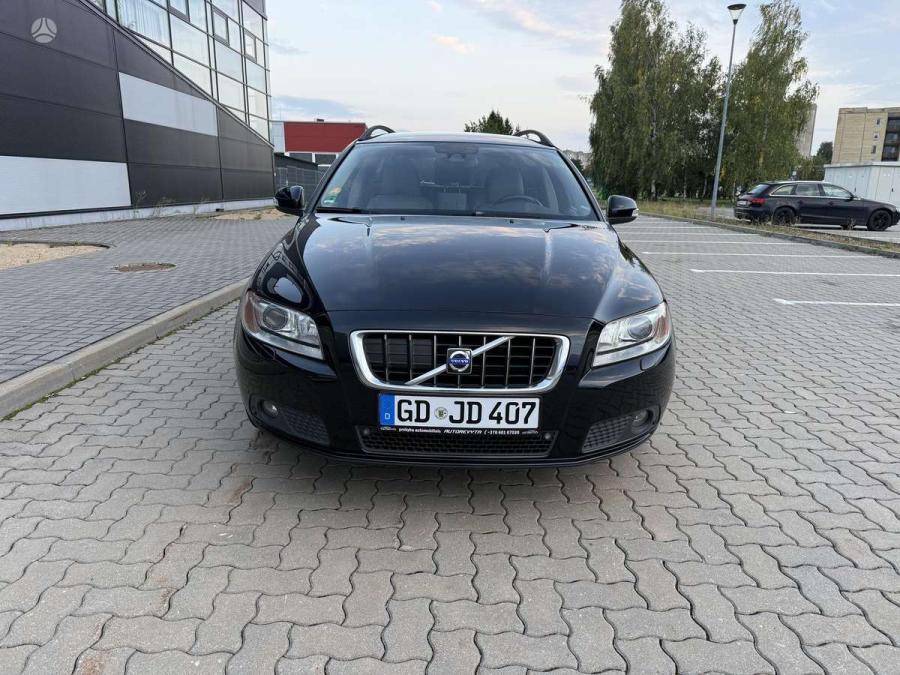 Melns Volvo V70 2008 Kupiškis, ar dzinēja tilpumu 2.40 L un nobraukumu 368 tūkst. km par 4500 €, foto 3 vietnē AUTOMOTO.COM.LV