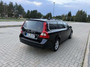 Melns Volvo V70 2008 Kupiškis, ar dzinēja tilpumu 2.40 L un nobraukumu 368 tūkst. km par 4500 €, foto 4 vietnē AUTOMOTO.COM.LV