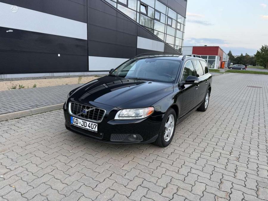 Melns Volvo V70 2008 Kupiškis, ar dzinēja tilpumu 2.40 L un nobraukumu 368 tūkst. km par 4500 €, foto 8 vietnē AUTOMOTO.COM.LV