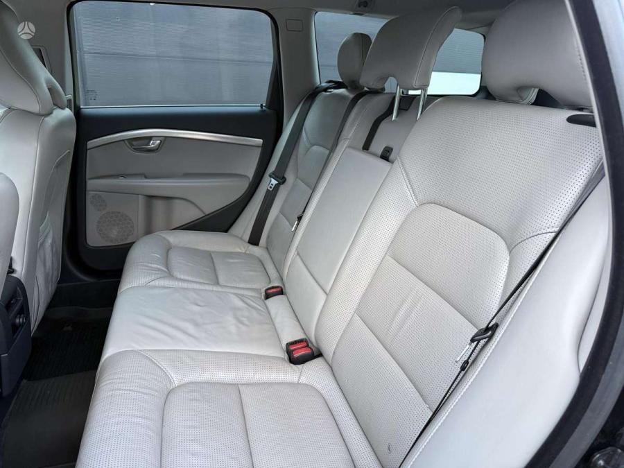 Melns Volvo V70 2008 Kupiškis, ar dzinēja tilpumu 2.40 L un nobraukumu 368 tūkst. km par 4500 €, foto 19 vietnē AUTOMOTO.COM.LV