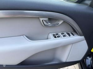 Melns Volvo V70 2008 Kupiškis, ar dzinēja tilpumu 2.40 L un nobraukumu 368 tūkst. km par 4500 €, foto 20 vietnē AUTOMOTO.COM.LV