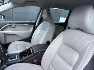 Melns Volvo V70 2008 Kupiškis, ar dzinēja tilpumu 2.40 L un nobraukumu 368 tūkst. km par 4500 €, foto 21 vietnē AUTOMOTO.COM.LV