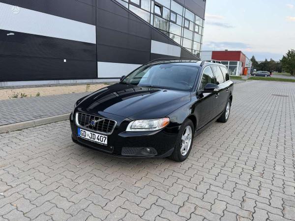 Volvo V70 2008 in Kupiskis on AUTOMOTO.COM.LV Black Volvo V70 2008 in Kupiskis, with an engine capacity of 2.40 L and mileage of 368 thousand km for 4500 €, photo 8 on AUTOMOTO.COM.LV