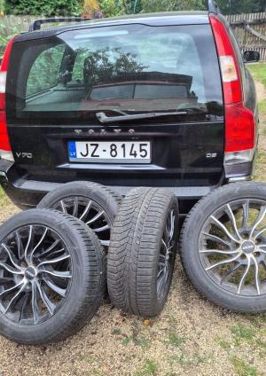 Black Volvo V70 2008 in Riga, with an engine capacity of 2.40 L and mileage of 271 thousand km for 2000 €, photo 1 on AUTOMOTO.COM.LV