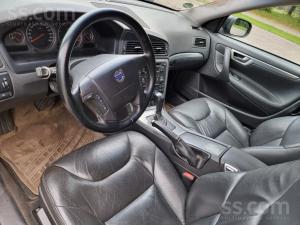 Melns Volvo V70 2008 Rīga, ar dzinēja tilpumu 2.40 L un nobraukumu 271 tūkst. km par 2000 €, foto 7 vietnē AUTOMOTO.COM.LV
