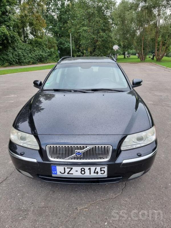 Volvo V70 2008 in Riga on AUTOMOTO.COM.LV Black Volvo V70 2008 in Riga, with an engine capacity of 2.40 L and mileage of 271 thousand km for 2000 €, photo 8 on AUTOMOTO.COM.LV