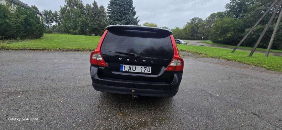 Melns Volvo V70 2008 Panevēža, ar dzinēja tilpumu 2.40 L un nobraukumu 428 tūkst. km par 2800 €, foto 5 vietnē AUTOMOTO.COM.LV