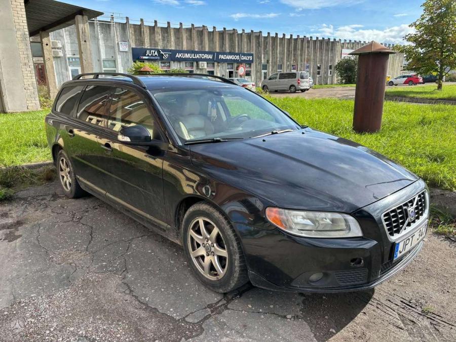 Melns Volvo V70 2008 Mažeikiai, ar dzinēja tilpumu 2.00 L un nobraukumu 313 tūkst. km par 890 €, foto 1 vietnē AUTOMOTO.COM.LV