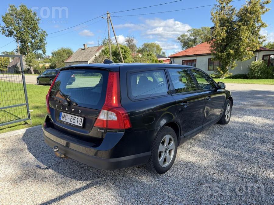Melns Volvo V70 2008 Ventspils, ar dzinēja tilpumu 2.40 L un nobraukumu 443 tūkst. km par 2990 €, foto 7 vietnē AUTOMOTO.COM.LV
