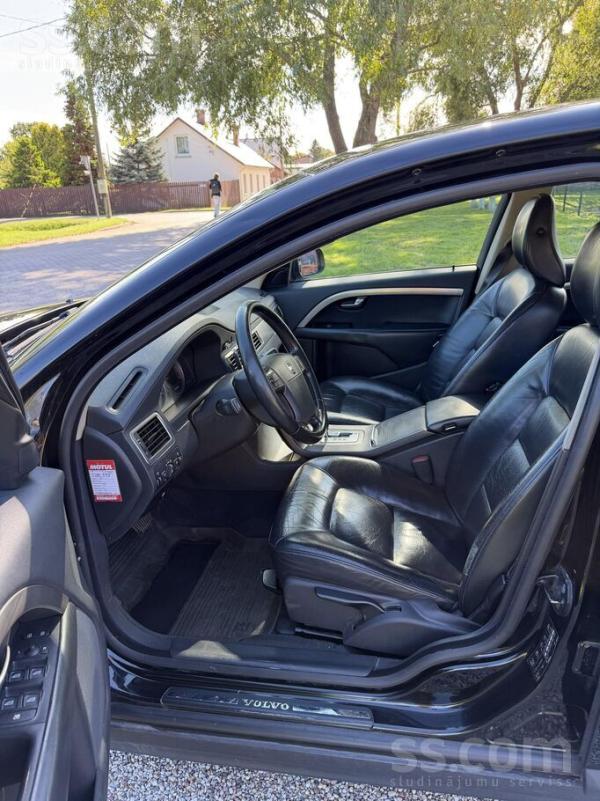 Black Volvo V70 2008 in Ventspils, with an engine capacity of 2.40 L and mileage of 443 thousand km for 2990 €, photo 10 on AUTOMOTO.COM.LV