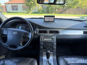 Melns Volvo V70 2008 Ventspils, ar dzinēja tilpumu 2.40 L un nobraukumu 443 tūkst. km par 2990 €, foto 15 vietnē AUTOMOTO.COM.LV