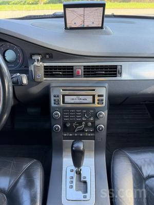 Melns Volvo V70 2008 Ventspils, ar dzinēja tilpumu 2.40 L un nobraukumu 443 tūkst. km par 2990 €, foto 17 vietnē AUTOMOTO.COM.LV