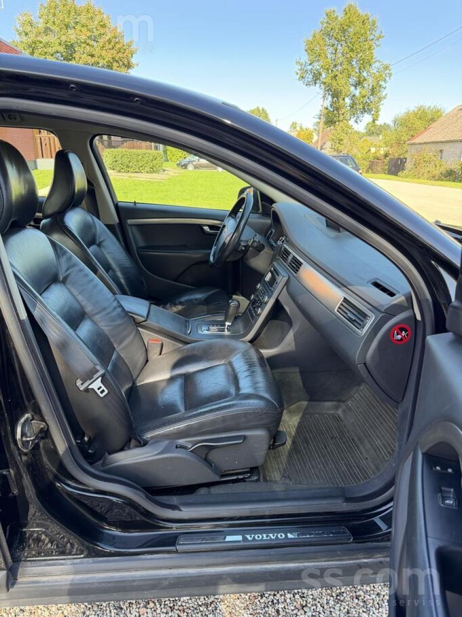 Melns Volvo V70 2008 Ventspils, ar dzinēja tilpumu 2.40 L un nobraukumu 443 tūkst. km par 2990 €, foto 19 vietnē AUTOMOTO.COM.LV