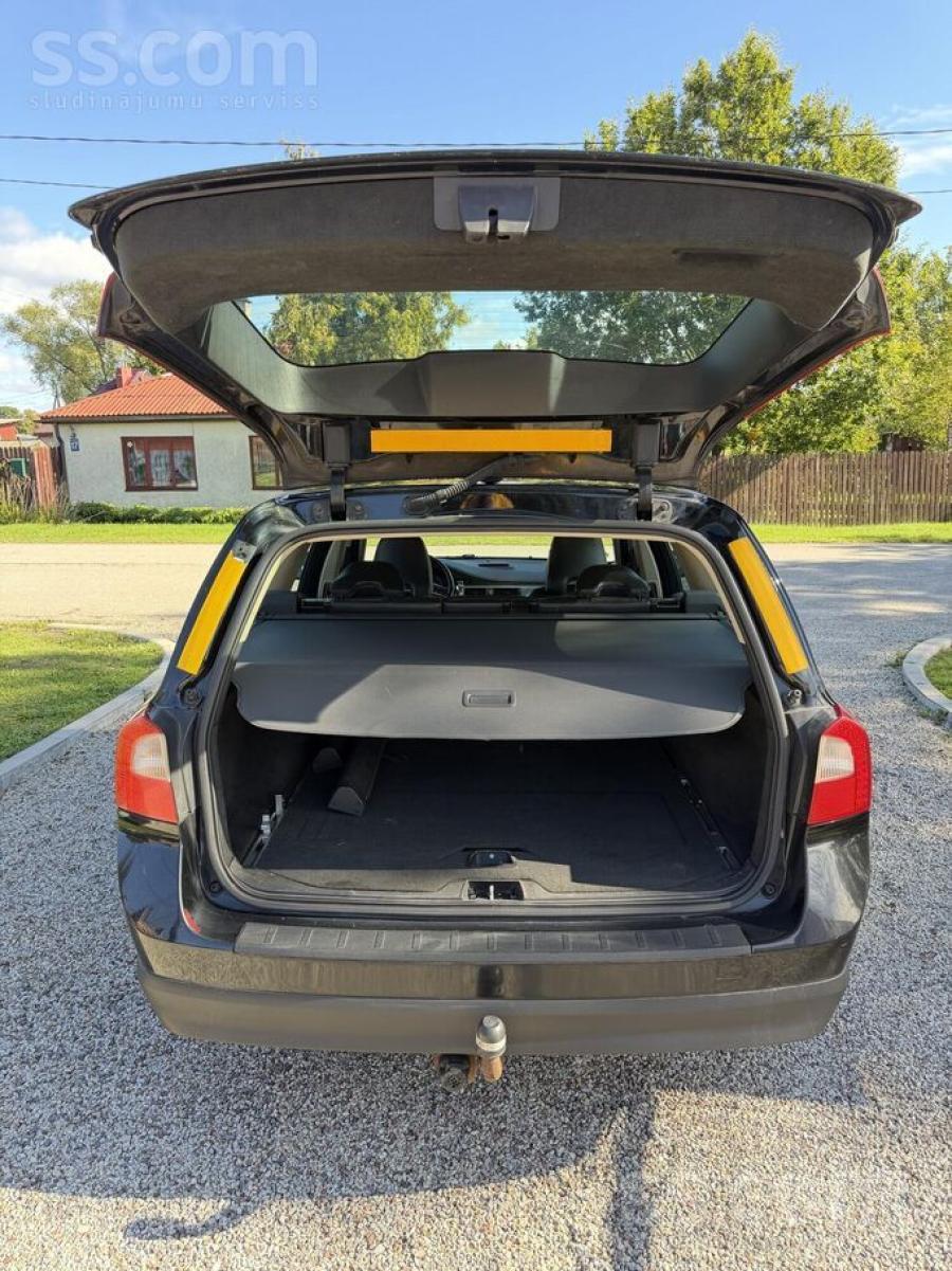 Melns Volvo V70 2008 Ventspils, ar dzinēja tilpumu 2.40 L un nobraukumu 443 tūkst. km par 2990 €, foto 24 vietnē AUTOMOTO.COM.LV