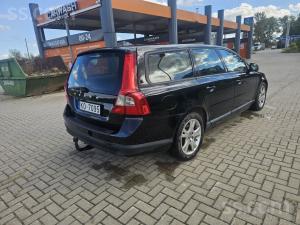 Black Volvo V70 2008 in Jekabpils, with an engine capacity of 2.40 L and mileage of 331 thousand km for 2690 €, photo 5 on AUTOMOTO.COM.LV
