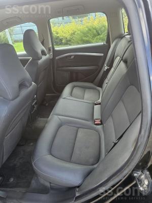Black Volvo V70 2008 in Jekabpils, with an engine capacity of 2.40 L and mileage of 331 thousand km for 2690 €, photo 7 on AUTOMOTO.COM.LV