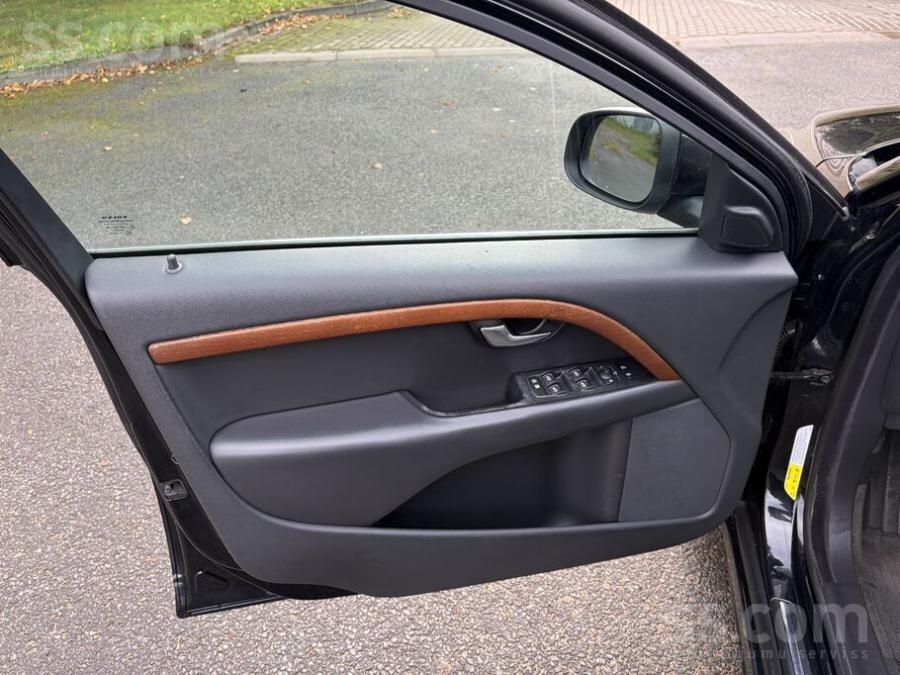 Melns Volvo V70 2008 Ogre, ar dzinēja tilpumu 2.40 L un nobraukumu 0 tūkst. km par 5350 €, foto 12 vietnē AUTOMOTO.COM.LV