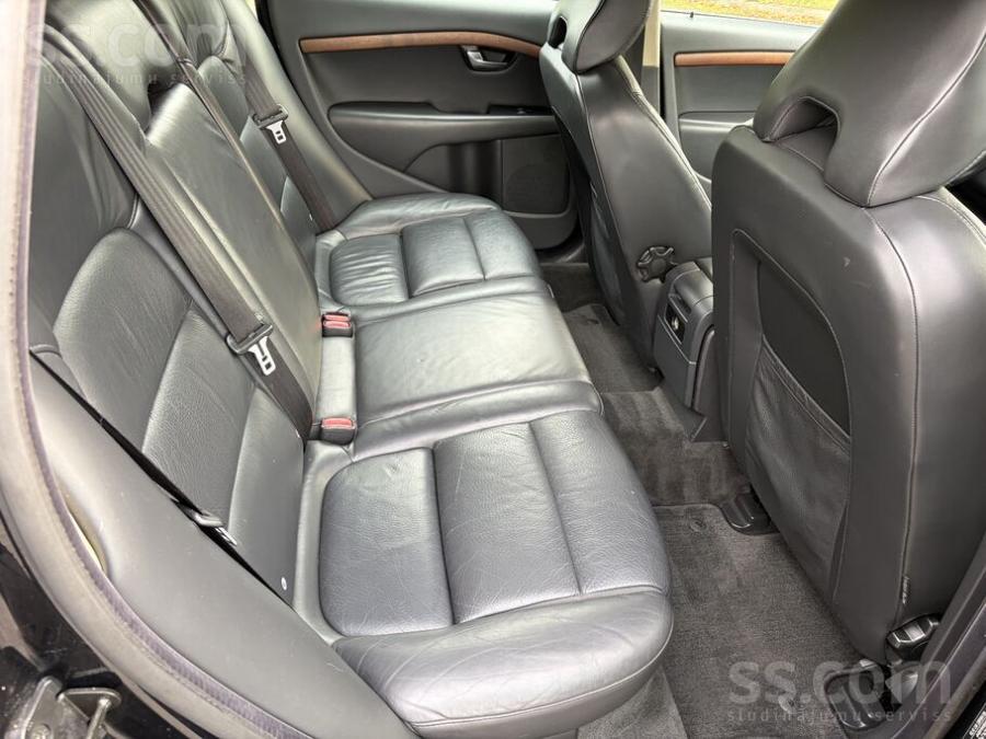 Melns Volvo V70 2008 Ogre, ar dzinēja tilpumu 2.40 L un nobraukumu 0 tūkst. km par 5350 €, foto 23 vietnē AUTOMOTO.COM.LV