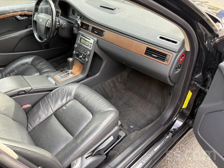 Melns Volvo V70 2008 Ogre, ar dzinēja tilpumu 2.40 L un nobraukumu 0 tūkst. km par 5350 €, foto 26 vietnē AUTOMOTO.COM.LV