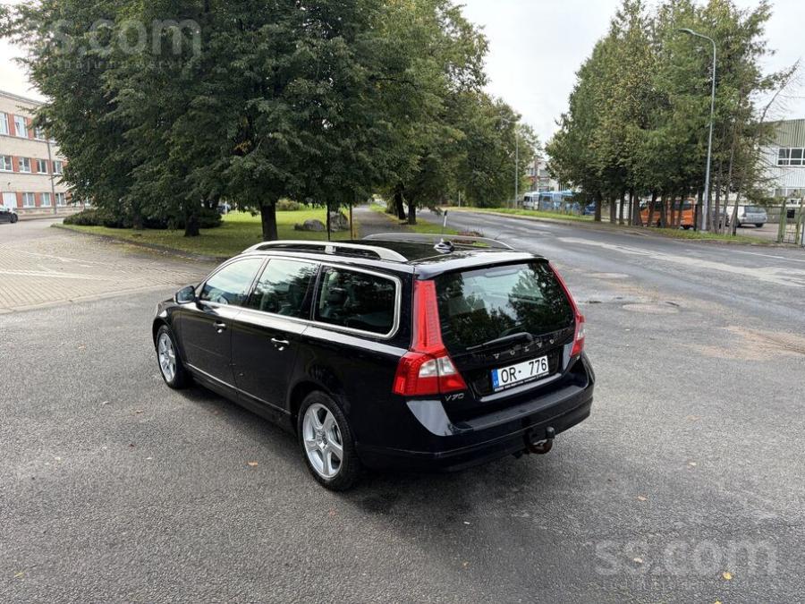 Melns Volvo V70 2008 Ogre, ar dzinēja tilpumu 2.40 L un nobraukumu 0 tūkst. km par 5350 €, foto 36 vietnē AUTOMOTO.COM.LV