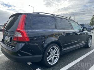 Black Volvo V70 2008 in Riga, with an engine capacity of 2.40 L and mileage of 315 thousand km for 4650 €, photo 4 on AUTOMOTO.COM.LV