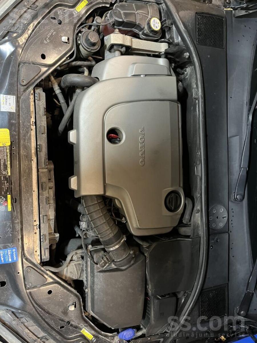 Black Volvo V70 2008 in Riga, with an engine capacity of 2.40 L and mileage of 315 thousand km for 4650 €, photo 11 on AUTOMOTO.COM.LV