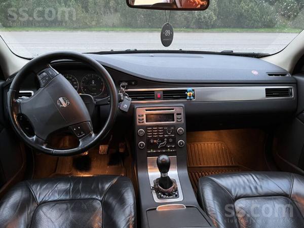 Melns Volvo V70 2008 Rīga, ar dzinēja tilpumu 2.40 L un nobraukumu 315 tūkst. km par 4650 €, foto 8 vietnē AUTOMOTO.COM.LV