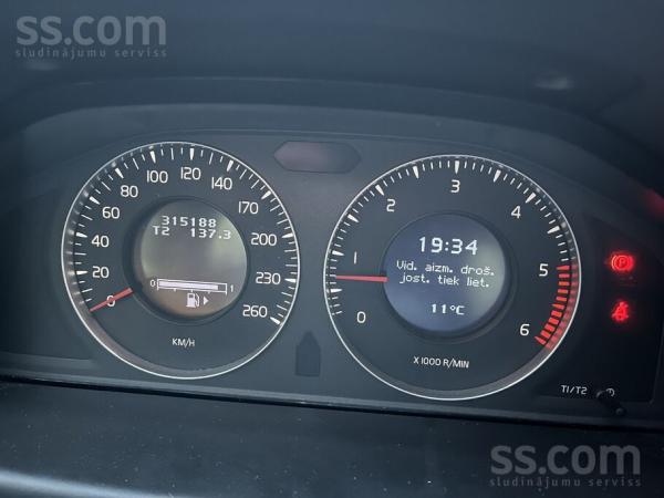 Melns Volvo V70 2008 Rīga, ar dzinēja tilpumu 2.40 L un nobraukumu 315 tūkst. km par 4650 €, foto 10 vietnē AUTOMOTO.COM.LV