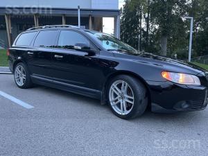 Melns Volvo V70 2008 Rīga, ar dzinēja tilpumu 2.40 L un nobraukumu 317 tūkst. km par 4150 €, foto 1 vietnē AUTOMOTO.COM.LV