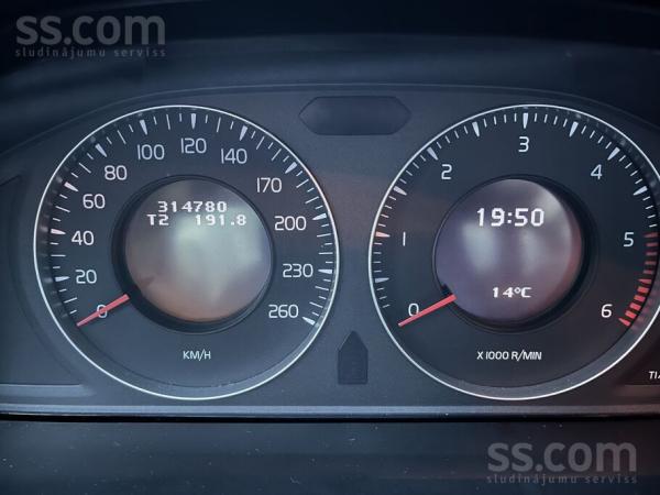 Black Volvo V70 2008 in Riga, with an engine capacity of 2.40 L and mileage of 317 thousand km for 4150 €, photo 7 on AUTOMOTO.COM.LV