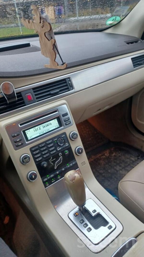 Volvo V70 2008 Alūksne vietnē Melns Volvo V70 2008 Alūksne, ar dzinēja tilpumu 2.40 L un nobraukumu 428 tūkst. km par 3100 €, foto 5 vietnē AUTOMOTO.COM.LV